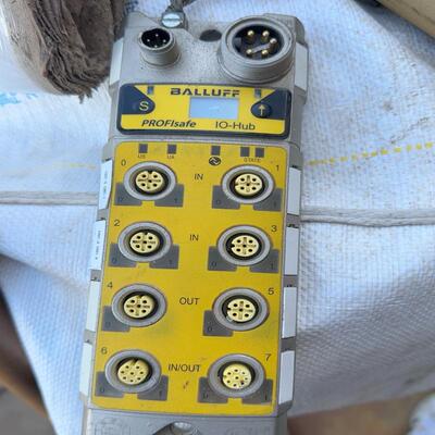 适用库存巴鲁夫 BNI0098 安全IO接口模块 BNI议价