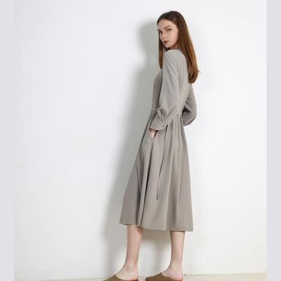 简表达25年春季新款连衣裙