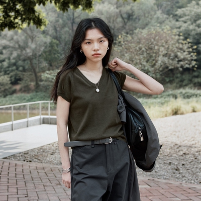 FN韩系V领飞飞袖显瘦百搭针织T恤