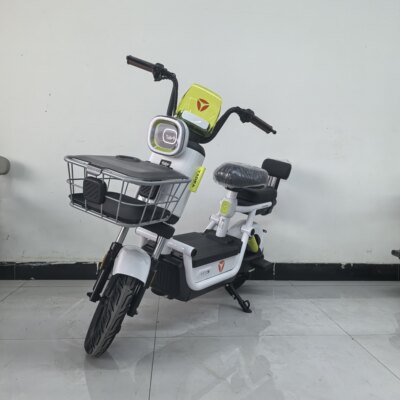 雅迪新款B18新国标电动自行车