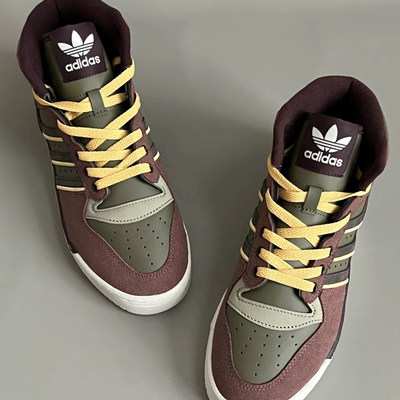 阿迪达斯三叶草男鞋冬季新款复古棕色休闲篮球运动高筒板鞋JH9603
