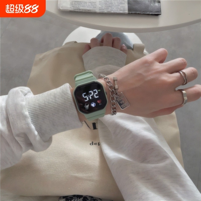 欧康胜时尚科技感太空人学生党简约高颜值高中LED夜光电子手表P33