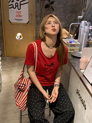 宅宅athome//小狗乖乖～红色卷边可爱短袖夏季新款小众减龄T恤