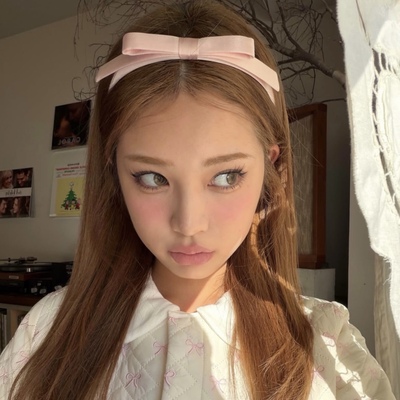 网红款虞书欣减龄缎面黑色蝴蝶结