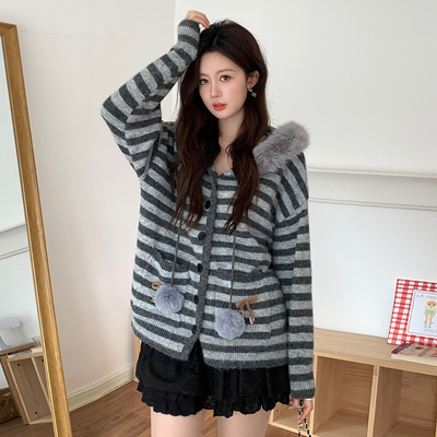 Ciobbur毛针织衫条纹毛球连帽