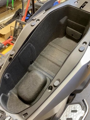 SR250GT坐桶垫一体成型