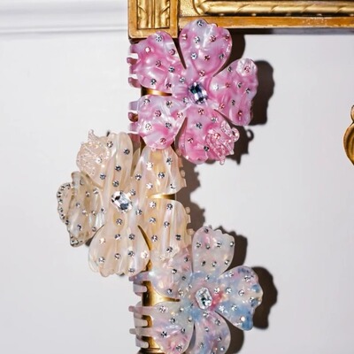 Nana Jacqueline新款钻饰点缀气质温柔优雅7.7cm丁香花抓夹发夹