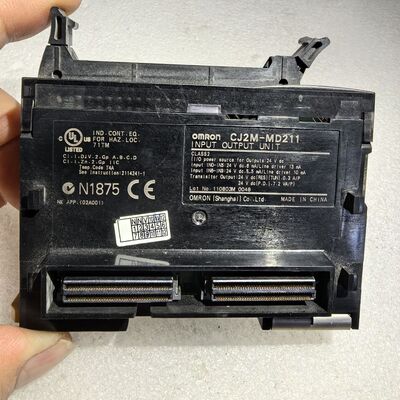 龙PLC模块 型号CJ2M-MD211 拆机。输入输