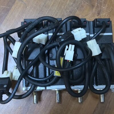 埃斯顿伺服电机EM3A-01ATA241  拆机品 功能包好