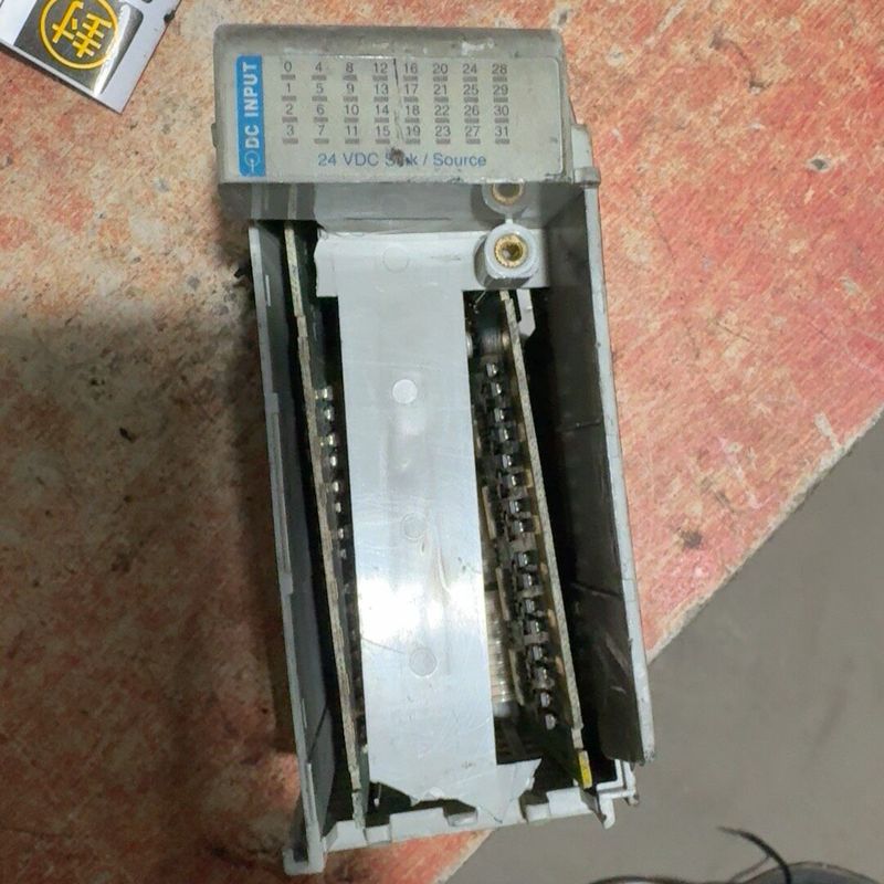 AB罗克韦尔PLC输入模块 型号1769-IQ32 实物拍摄