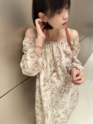 优雅丝棉印花胖小妮的春天连衣裙