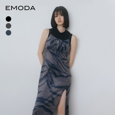 EMODA2024夏季新品性感风优雅褶皱开衩丝绒吊带连衣裙0424403002