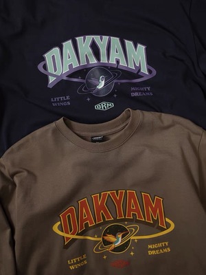 DAKYAM(达人)2025A/W DreamChaser L/S TEE星域回廊校园风长袖T恤