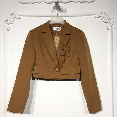 录系列 8335S012 时尚短款外套品牌女装折扣颦薪