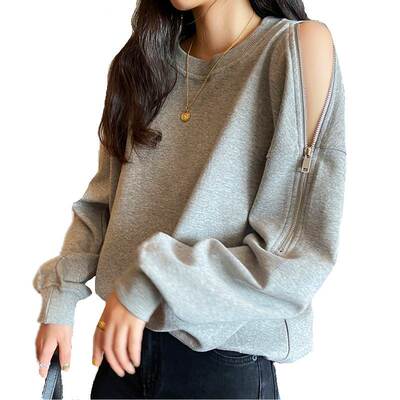 Long sleeved off shoulder round neck sweater长袖露肩圆领卫衣
