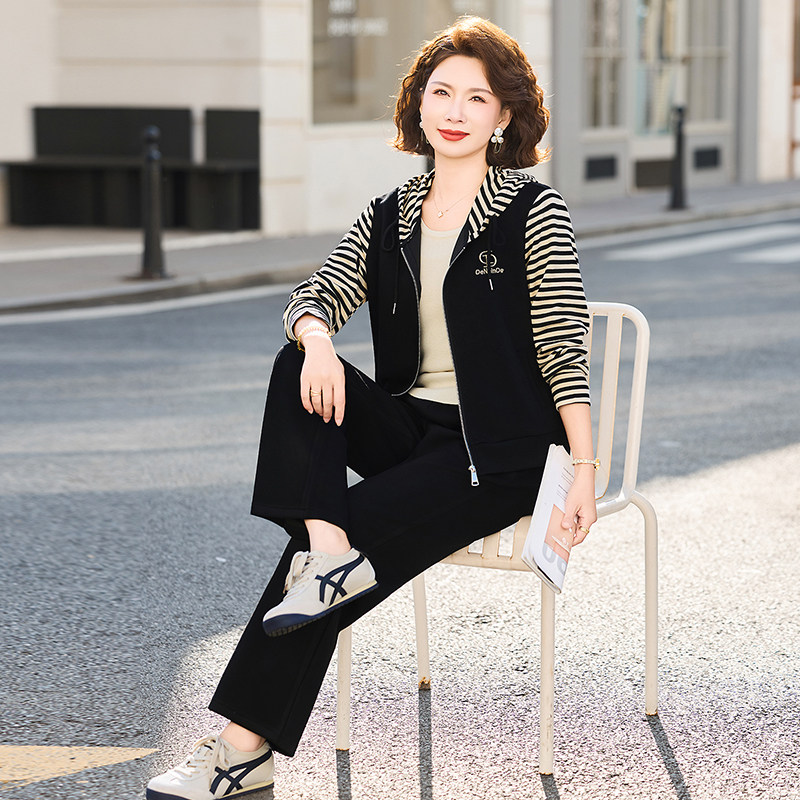 运动通勤风妈妈春装两件套中老年女装显年轻高档外套长裤套装