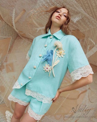 度假花朵蕾丝边衬衫上衣短裤