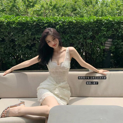 立体鱼骨貌美花朵吊带连衣裙女