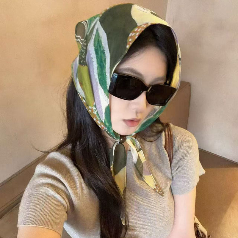 三角巾包头巾绿色油画穿珠薄款百搭装饰护颈小丝巾高级时尚丝巾