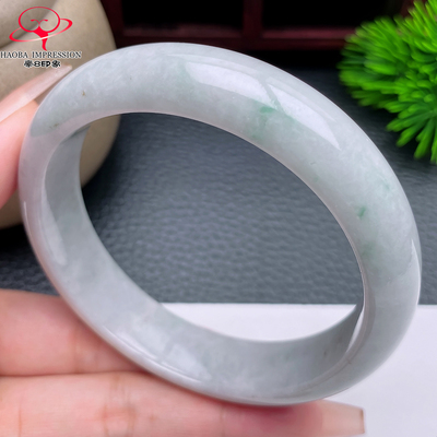 豪8印象X26005X1086翡翠手镯圈口62.5天然白底浅绿玉镯-有沙眼