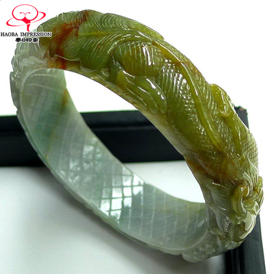 豪8印象L26056L309翡翠手镯圈口55.8mm冰糯种淡绿黄翡雕家玉镯子