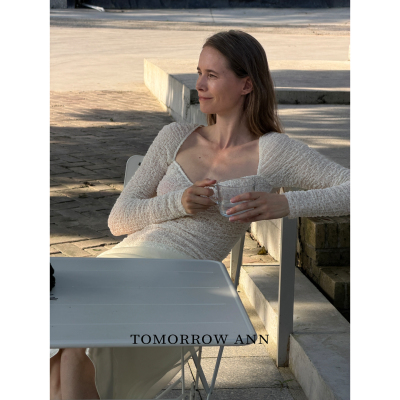 TOMORROW ANN-秋上新肌理感泡泡低胸上衣小衫13192