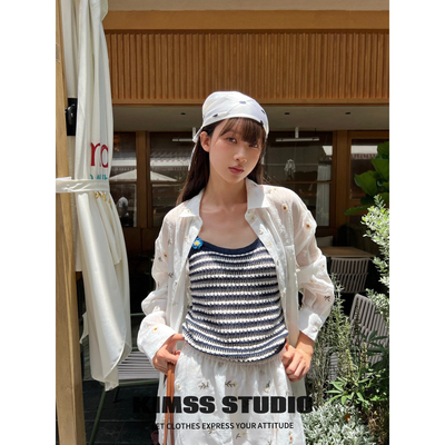 小野家Kimss-修身立体小花点缀背心16MY472