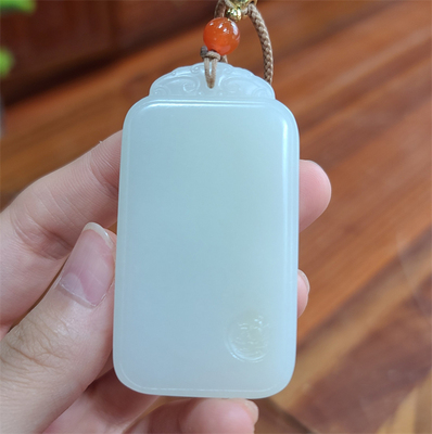 小石头和田玉白玉籽料挂件