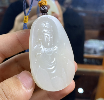 小石头和田玉挂件籽料