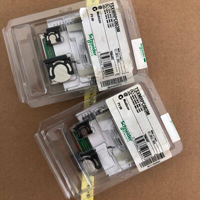 议价施耐德TSXMRPC003M 全新原装正品 实物图拍摄