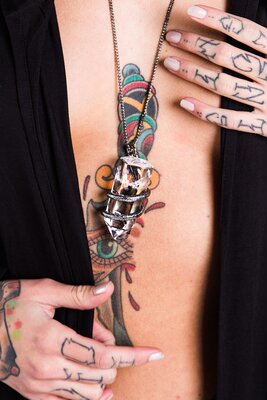 暗黑朋克风水晶毛衣链