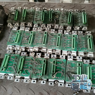 询价~英飞凌模块，带小板，型号FF200R12MT4好设备