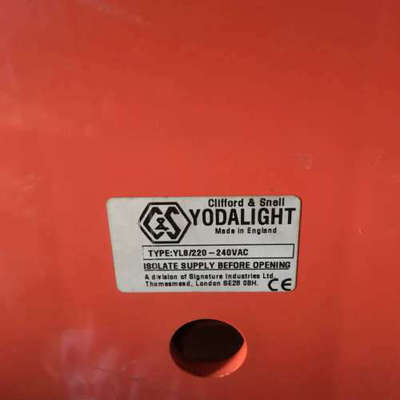 CLIFFORD SNELL YODALIGHT  YL8 ISOLATE SUPPLY BEFORE OPENING