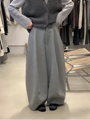 Low flat 2025秋冬新款百搭气球弯刀羊毛阔腿裤