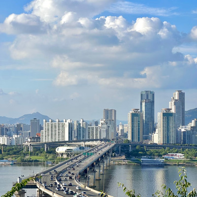 先付卡改后付费，登陆证认证后发卡，90天后改套餐。