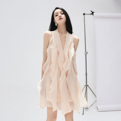 越南小众品牌XIPI 2025年夏季新款时尚舒适荷叶边无袖连衣裙