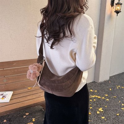 复古休闲麂皮包包女2025新款慵懒松弛感斜挎包通勤百搭单肩托特包