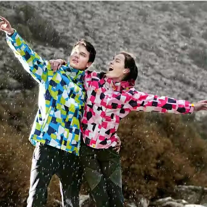 防水冲锋衣滑雪服女两件套登山服挡风防水保暖进藏上北旅游户外衣