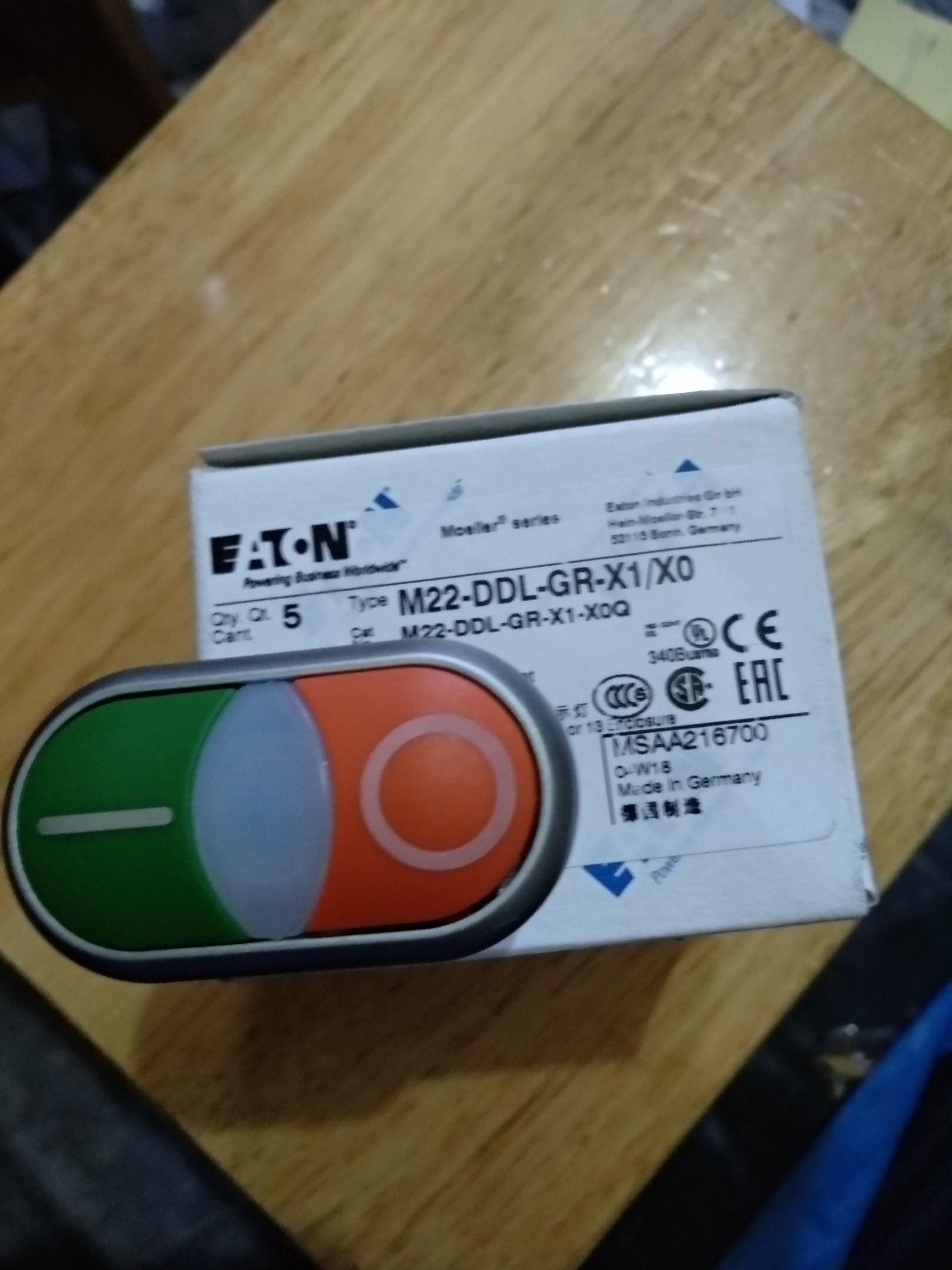 伊顿金钟穆勒双位弹簧复位开关按钮头EATON M22-DDL-GR-X1/X0现货_虎窝淘
