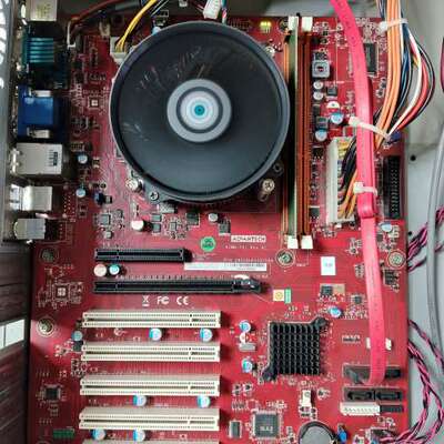 议价研华AIMB-701主板，工控机主板。主板成色新。接口齐全，