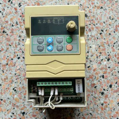 议价YUEQING变频器DMC880-2.2KWH3变频器 2.