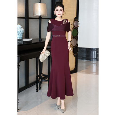 2026优雅露肩钻饰长款新娘礼服女