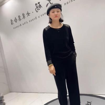 女权贵族2025冬季新款时尚上衣植绒衫拼接蕾丝袖口美背衫T恤8266