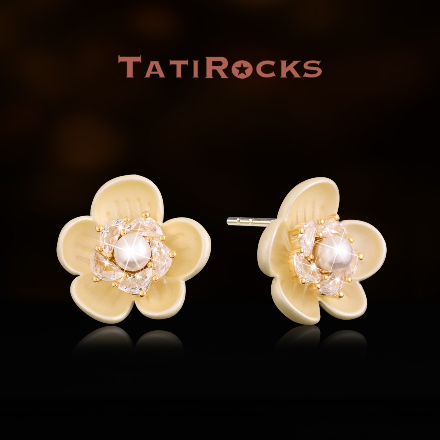 丹麦【设计师】Tatirocks五叶花珍珠耳钉高级感轻奢珍玩摆件耳环