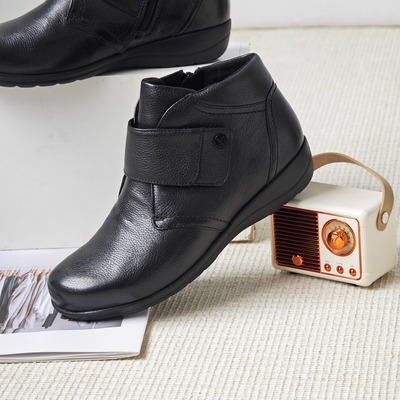 德国CAPRICE凯蝴蝶女鞋2025秋冬新品牛皮保暖厚绒厚底雪地靴26457