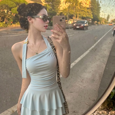 2026新款泳衣女连体裙式高级感绝美度假游泳衣薄荷蓝显瘦遮肚温泉