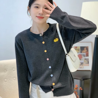 高端女装圆领显瘦百搭针织衫