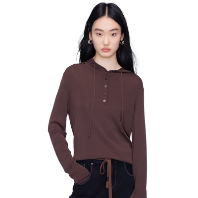 Migaino曼娅奴女装秋季新款连帽修身运动针织上衣MO32KW222