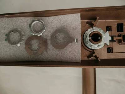 必达i8指纹锁，把手固定螺丝扣件