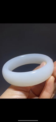高品质新疆和田玉籽料 宽版手镯 白度一级 细度好 玉种老糯  57mm